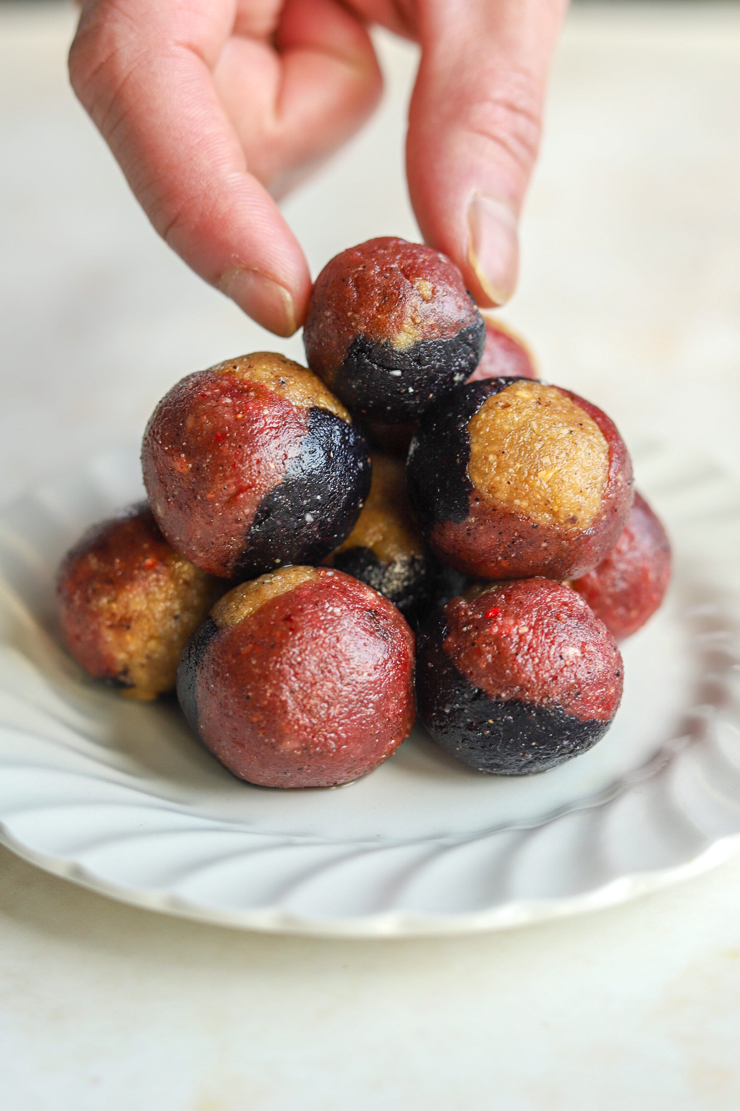 Tie-dye Ladoo | Cashew Ladoo - KEENCUISINIER